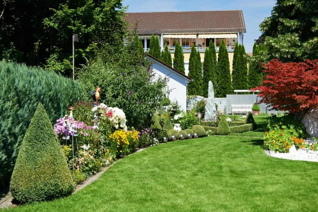 10 Reasons Why You Should Create a Forest Garden - LeafyJournal